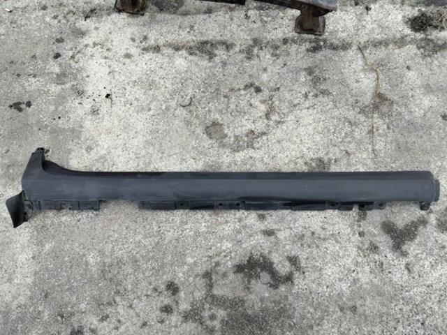 51777210080 BMW подножка правая