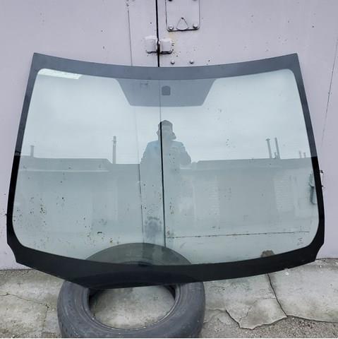 5610102D10 Toyota стекло лобовое