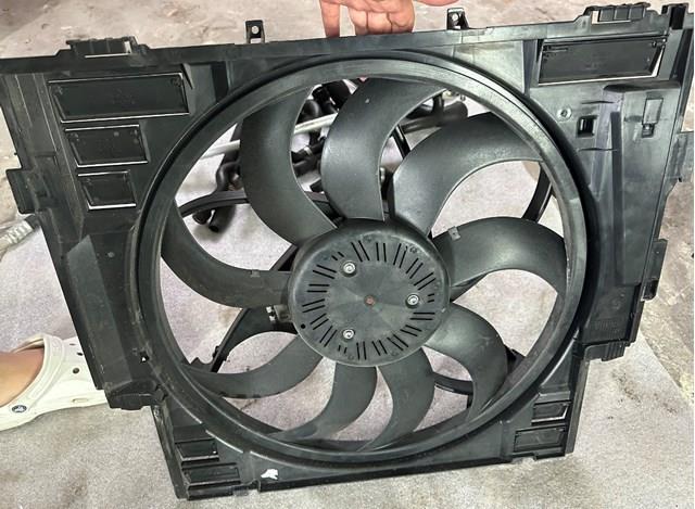 Диффузор радиатора охлаждения, в сборе с мотором и крыльчаткой на BMW 5