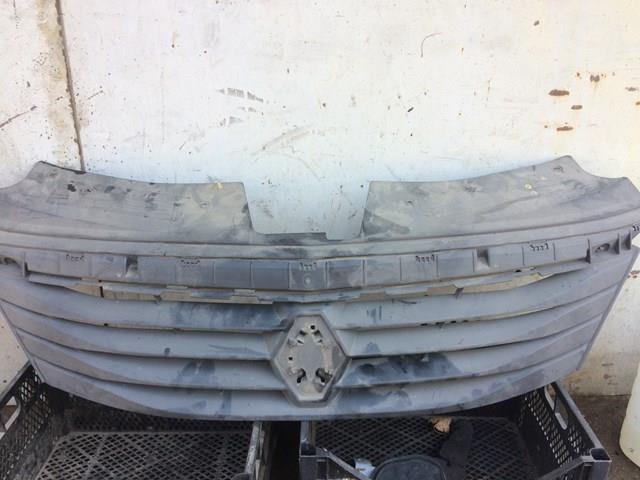 8200752748 Renault (RVI) решетка радиатора