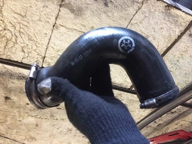 9065284182 Mercedes правый шланг интеркуллера