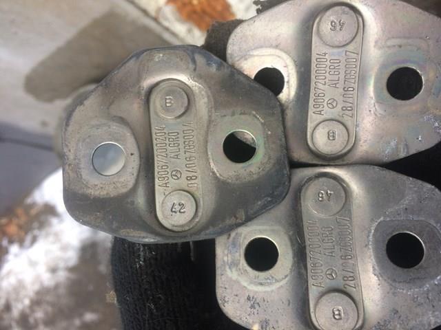 A9067200204 Mercedes | Петля-зацеп (ответная часть замка сдвижной двери ...