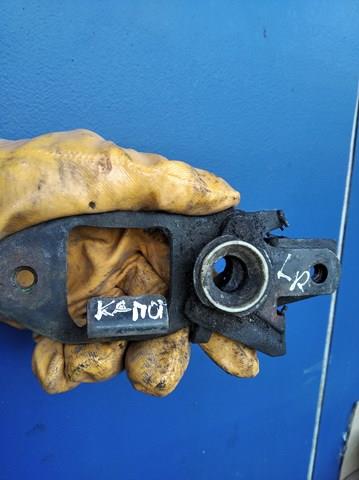 FPS000063 Land Rover замок капота правый