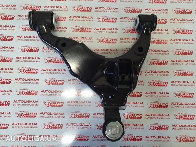 4806860040 Toyota рычаг передней подвески нижний правый