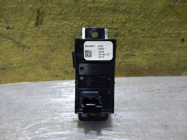 61315A403D5 BMW кнопка ручного томоза bmw 5 g30 17- auto hold