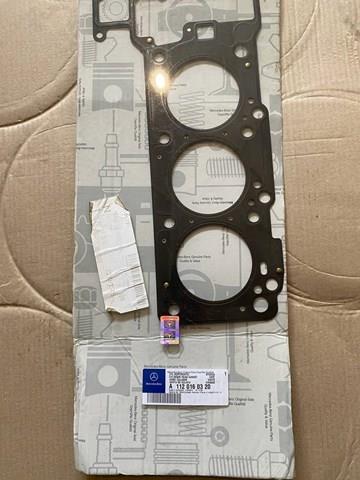 Прокладка головки блока цилиндров (ГБЦ), левая на Mercedes C (CL203)