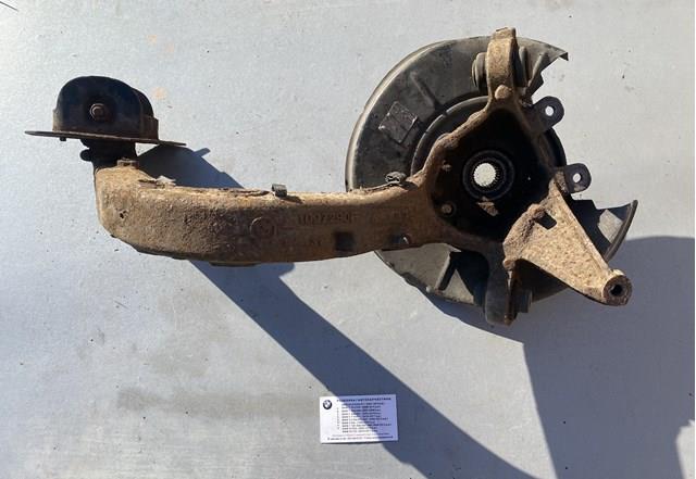 33326774777 BMW кулак поворотный левый