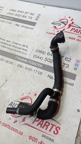 31657526 Volvo шланг (патрубок системы охлаждения)