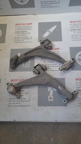 32246810 Volvo рычаг передней подвески нижний правый