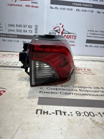 8155142230 Toyota фонарь задний правый внешний