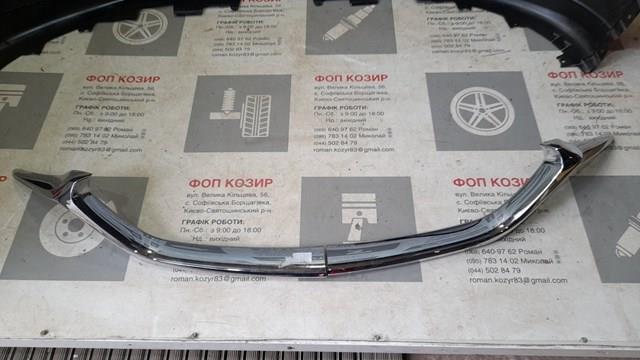 KB8A507J1B Mazda молдинг решетки радиатора правый