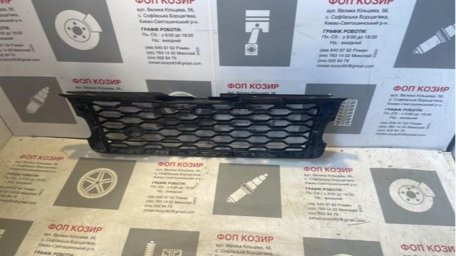 LR098080 Land Rover решетка радиатора