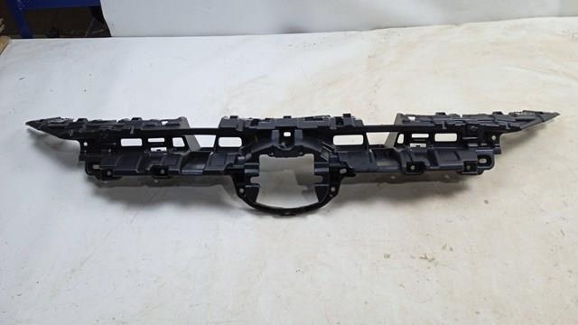 5311542010 Toyota кронштейн решетки радиатора