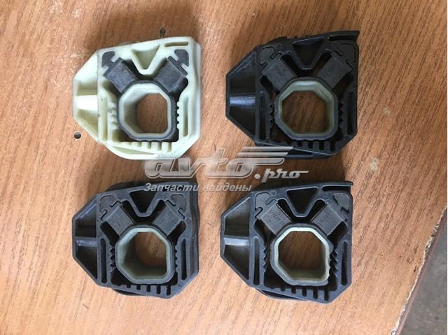 1K0121367M VAG подушка крепления радиатора верхняя