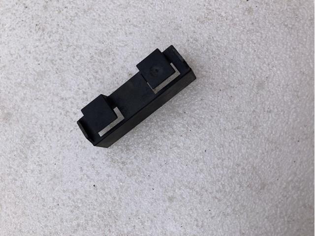 5N0823411A VAG Кронштейн ручки открывания капота