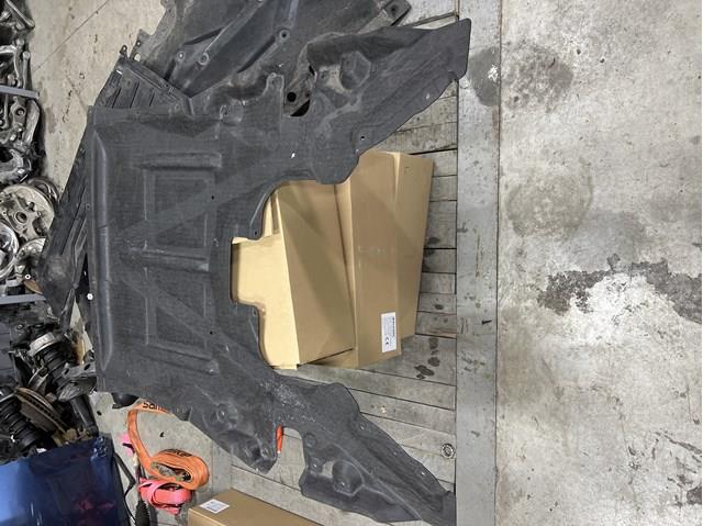 51757241818 BMW защита двигателя, поддона (моторного отсека)