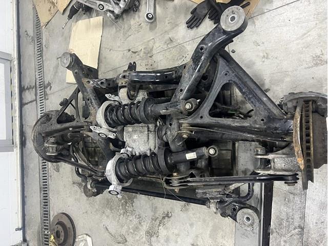 7P0501529 VAG тяга поперечная задней подвески