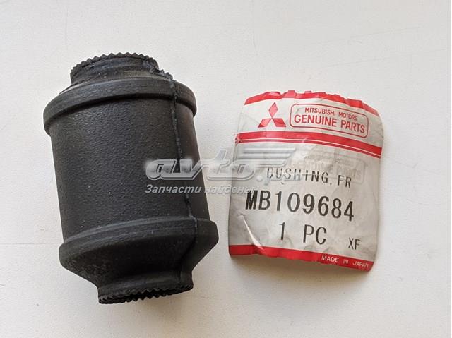 MB109684 Mitsubishi Сайлентблок переднего нижнего рычага