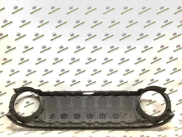 6RZ57TZZAA Chrysler решетка радиатора