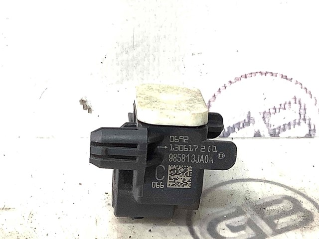 985813JA0A Nissan датчик удара