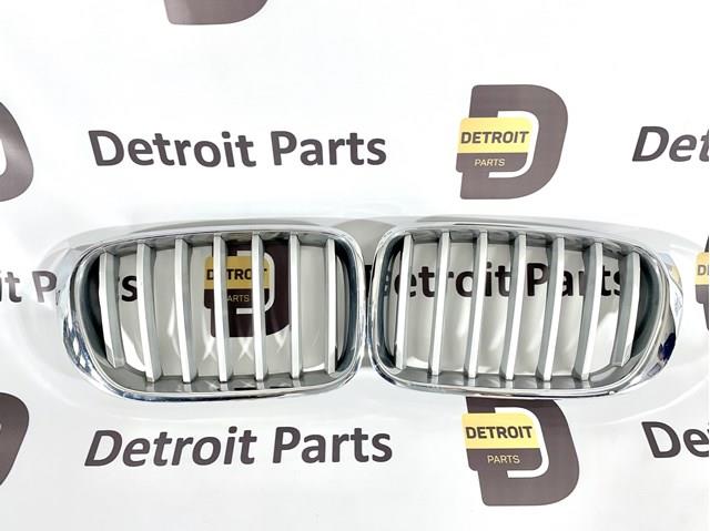 51117237422 BMW решетка радиатора правая