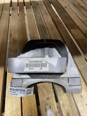 68245567AA Chrysler Подушка (опора) двигателя правая