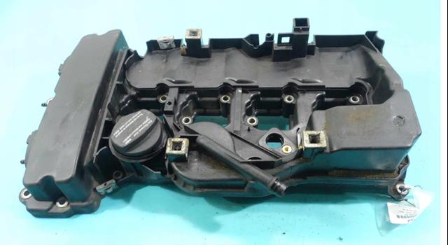 Крышка двигателя на Mercedes C (CL203)