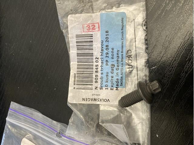 N90584502 VAG болт m8x20 зривний