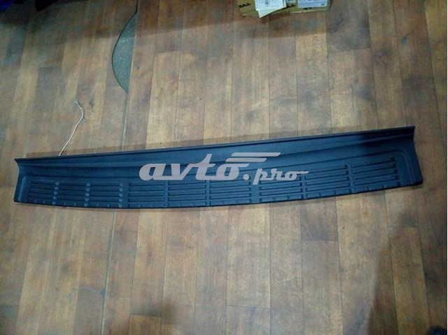 5216260040 Toyota накладка бампера заднего верхняя защитная