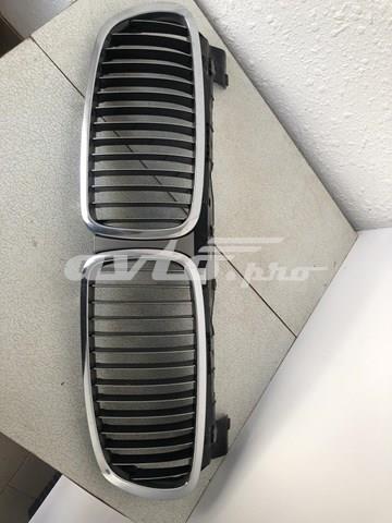 51137145738 BMW решетка радиатора