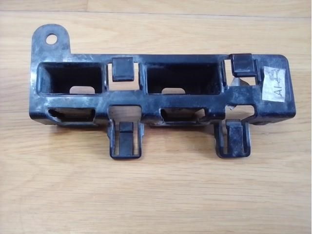 51777469385 BMW кронштейн крила лв