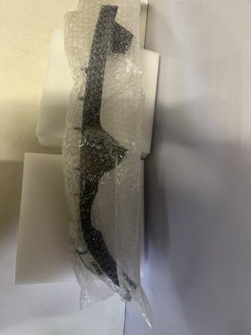 BN8V50151B Mazda кронштейн бампера переднего внешний правый