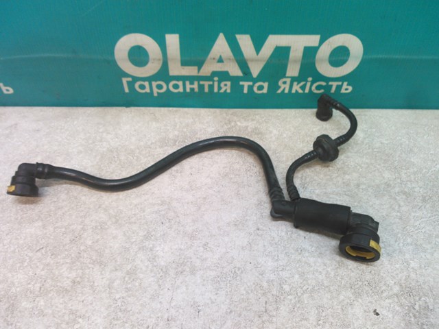 8200604025 Renault (RVI) патрубок вентиляции картера (маслоотделителя)