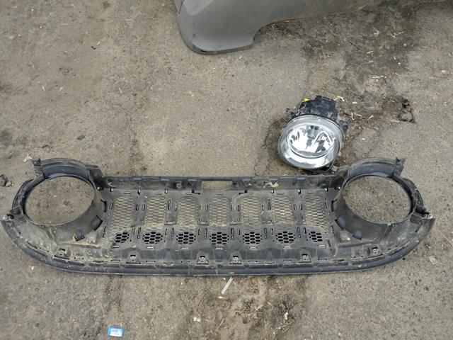 6RZ57TZZAA Chrysler решетка радиатора