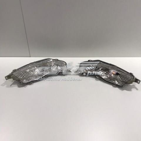 8151006050 Toyota правая противотуманная фара