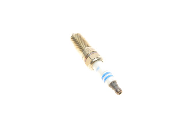 0242236678 Bosch свечи