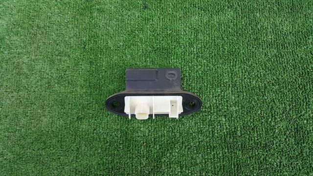 8484042030 Toyota кнопка открыв. крышки багажника