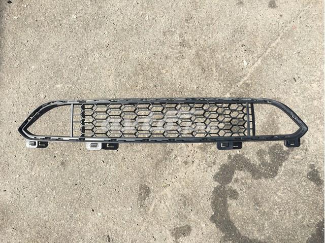 51118054012 BMW решетка бампера переднего нижняя