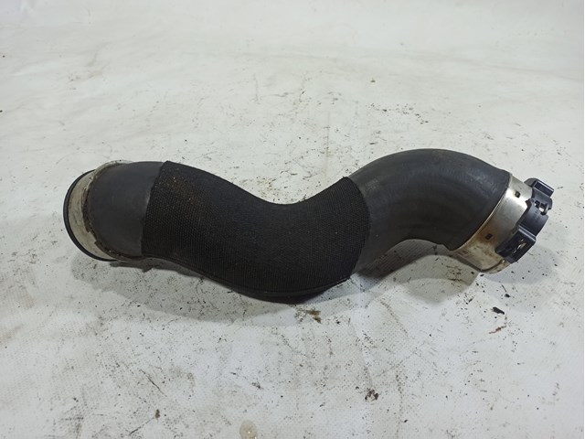 11617823237 BMW шланг (патрубок интеркуллера левый)