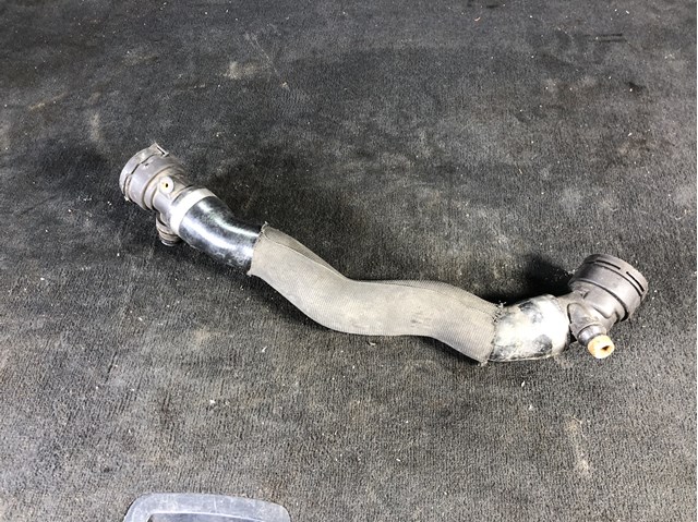 17127640916 BMW шланг (патрубок радиатора охлаждения нижний)