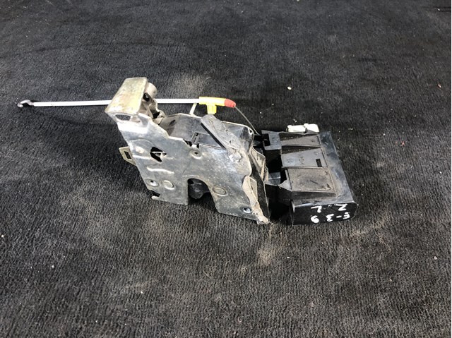 51228125671 BMW замок двери задней левой