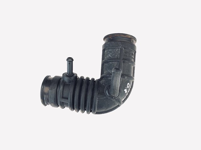 96565833 General Motors патрубок воздушный, выход воздушного фильтра