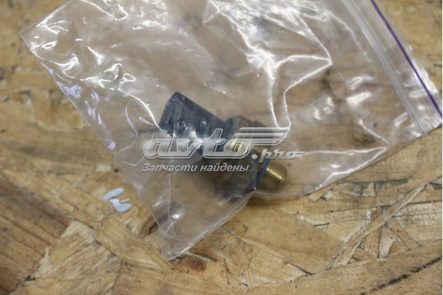 A0009050603 Mercedes датчик тиску палива
