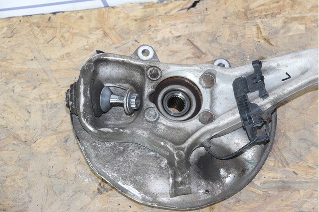 A1663300920 Mercedes цапфа (поворотный кулак передний левый)