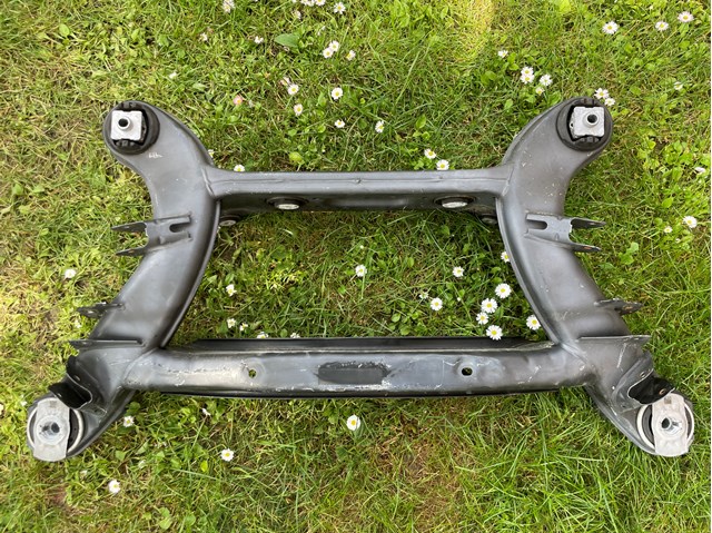 A2043500141 Mercedes балка задней подвески (подрамник)