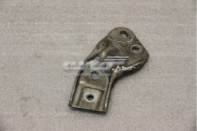 A2053230140 Mercedes кронштейн подрамника левый