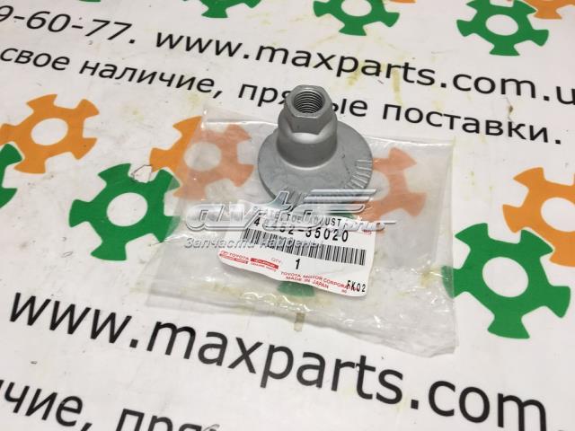 4845235020 Toyota гайка болта крепления переднего рычага, нижнего