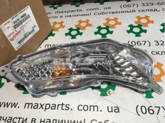 8151006050 Toyota правая противотуманная фара