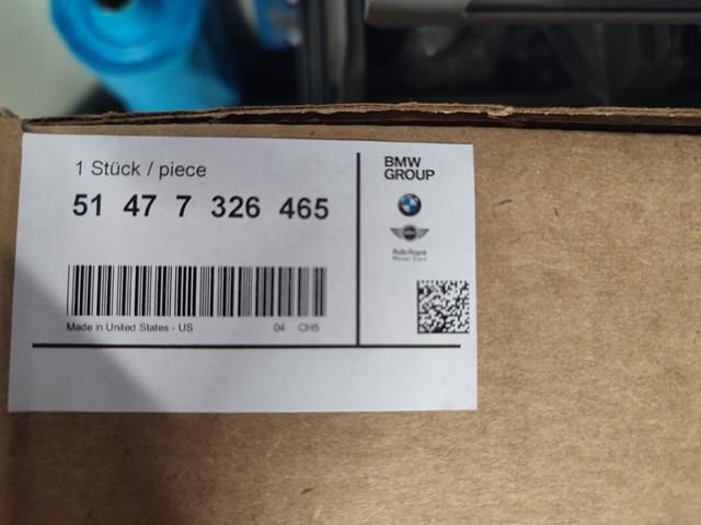 51477326465 BMW накладка багажника чорн f15