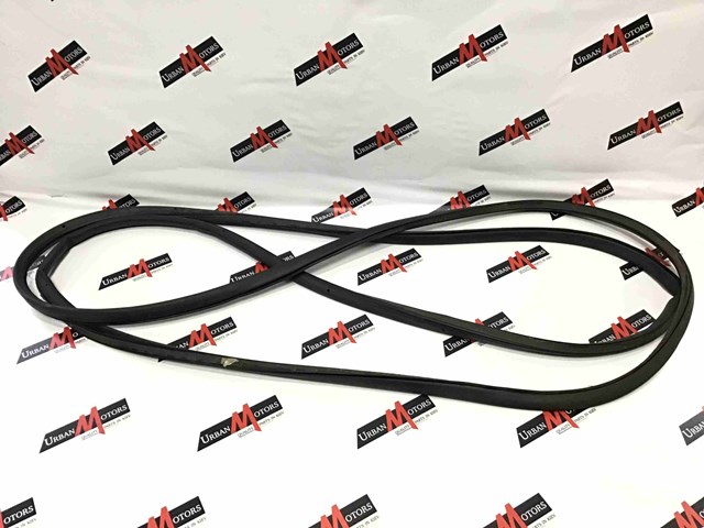 LR034096 Land Rover уплотнение, дверь